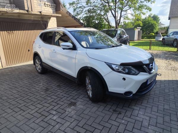 White Nissan Qashqai 2016 in Telschi, with an engine capacity of 1.60 L and mileage of 340 thousand km for 5500 €, photo 3 on AUTOMOTO.COM.LV