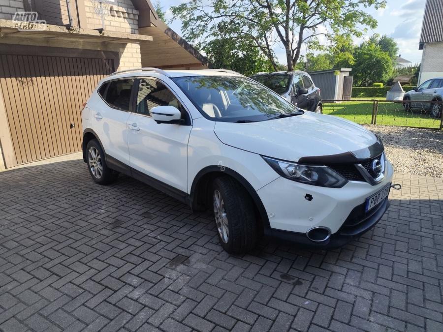White Nissan Qashqai 2016 in Telschi, with an engine capacity of 1.60 L and mileage of 340 thousand km for 5500 €, photo 4 on AUTOMOTO.COM.LV