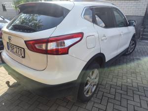 White Nissan Qashqai 2016 in Telschi, with an engine capacity of 1.60 L and mileage of 340 thousand km for 5500 €, photo 6 on AUTOMOTO.COM.LV