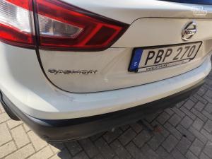 White Nissan Qashqai 2016 in Telschi, with an engine capacity of 1.60 L and mileage of 340 thousand km for 5500 €, photo 8 on AUTOMOTO.COM.LV