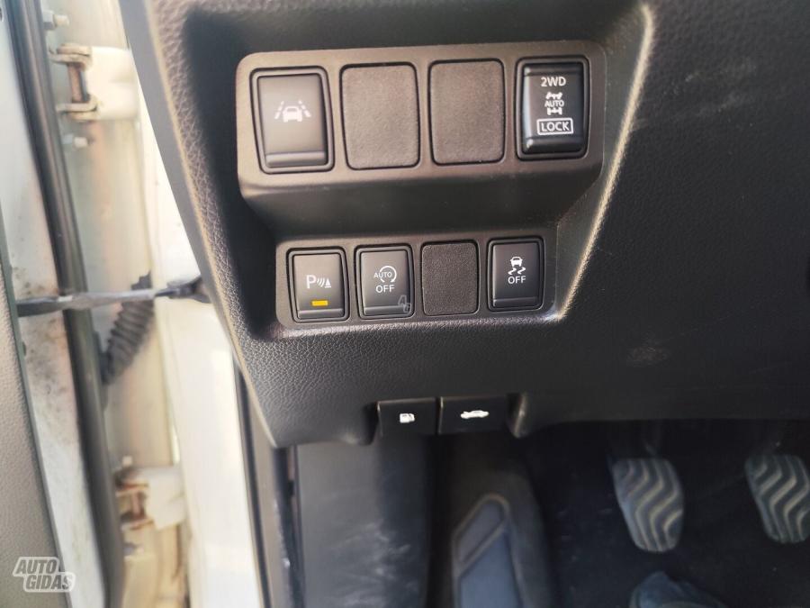 White Nissan Qashqai 2016 in Telschi, with an engine capacity of 1.60 L and mileage of 340 thousand km for 5500 €, photo 17 on AUTOMOTO.COM.LV