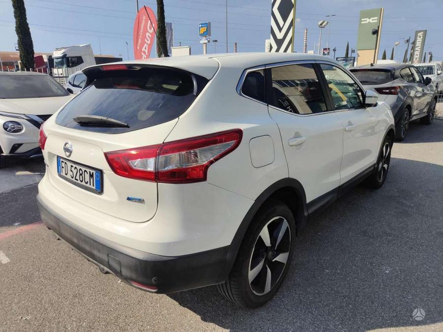 Balts Nissan Qashqai 2016 Šauļi, ar dzinēja tilpumu 1.46 L un nobraukumu 300 tūkst. km par 6400 €, foto 4 vietnē AUTOMOTO.COM.LV