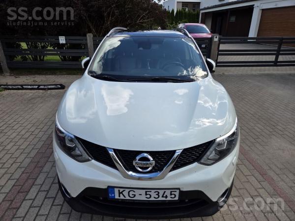 Balts Nissan Qashqai 2016 Rīga, ar dzinēja tilpumu 1.60 L un nobraukumu 239 tūkst. km par 9700 €, foto 4 vietnē AUTOMOTO.COM.LV
