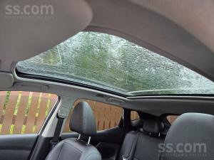 White Nissan Qashqai 2016 in Riga, with an engine capacity of 1.60 L and mileage of 239 thousand km for 9700 €, photo 15 on AUTOMOTO.COM.LV