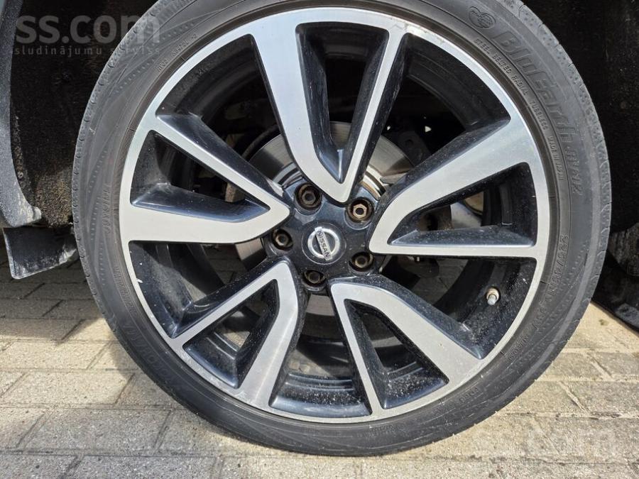 White Nissan Qashqai 2016 in Riga, with an engine capacity of 1.60 L and mileage of 239 thousand km for 9700 €, photo 21 on AUTOMOTO.COM.LV