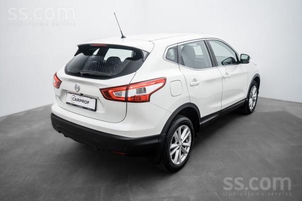 White Nissan Qashqai 2016 in Tallinn, with an engine capacity of 1.20 L and mileage of 102 thousand km for 9998 €, photo 3 on AUTOMOTO.COM.LV
