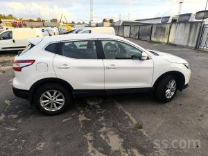 Balts Nissan Qashqai 2016 Rīga, ar dzinēja tilpumu 1.20 L un nobraukumu 192 tūkst. km par 7400 €, foto 4 vietnē AUTOMOTO.COM.LV