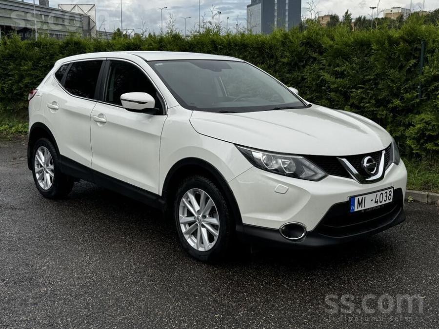 White Nissan Qashqai 2016 in Riga, with an engine capacity of 1.50 L and mileage of 277 thousand km for 5300 €, photo 8 on AUTOMOTO.COM.LV