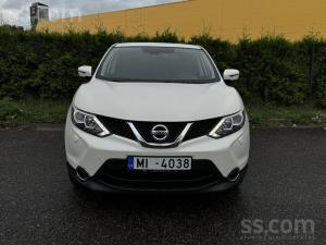 White Nissan Qashqai 2016 in Riga, with an engine capacity of 1.50 L and mileage of 277 thousand km for 5300 €, photo 9 on AUTOMOTO.COM.LV