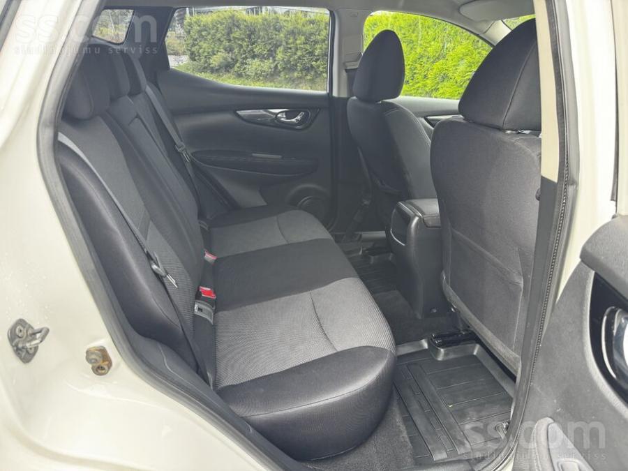 White Nissan Qashqai 2016 in Riga, with an engine capacity of 1.50 L and mileage of 277 thousand km for 5300 €, photo 12 on AUTOMOTO.COM.LV