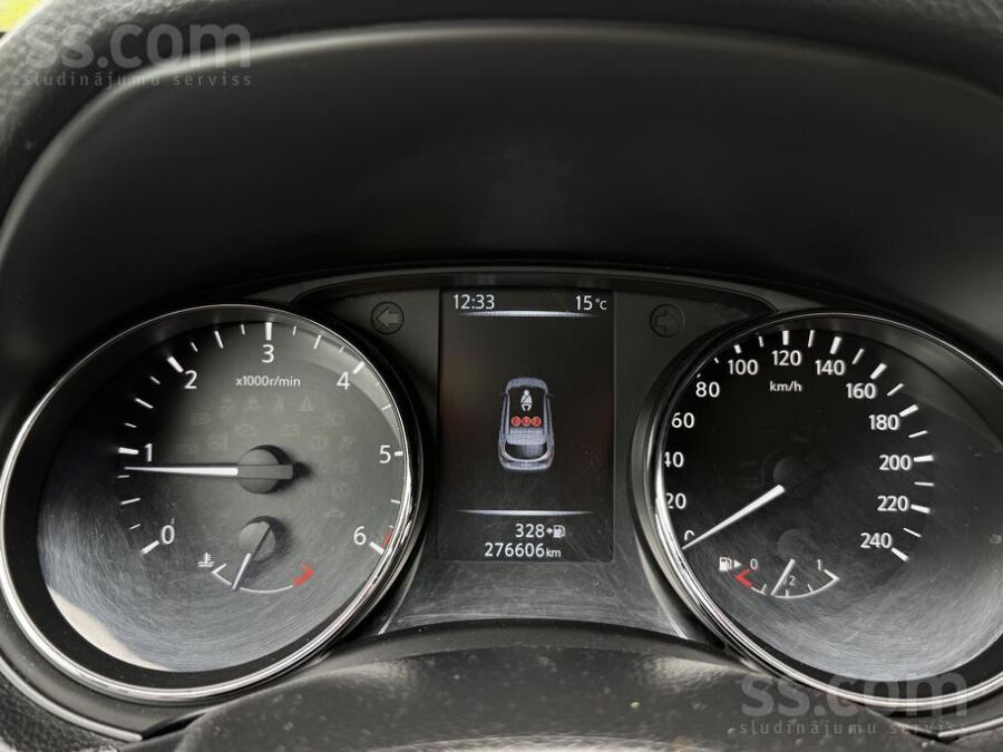 White Nissan Qashqai 2016 in Riga, with an engine capacity of 1.50 L and mileage of 277 thousand km for 5300 €, photo 16 on AUTOMOTO.COM.LV