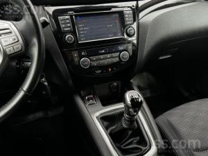 White Nissan Qashqai 2016 in Riga, with an engine capacity of 1.50 L and mileage of 277 thousand km for 5300 €, photo 17 on AUTOMOTO.COM.LV