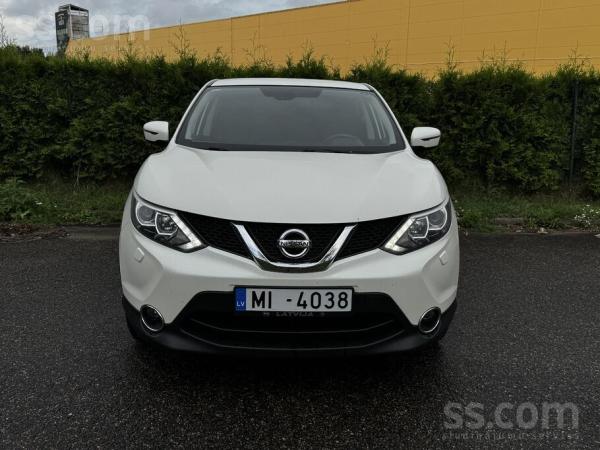 White Nissan Qashqai 2016 in Riga, with an engine capacity of 1.50 L and mileage of 277 thousand km for 5300 €, photo 9 on AUTOMOTO.COM.LV