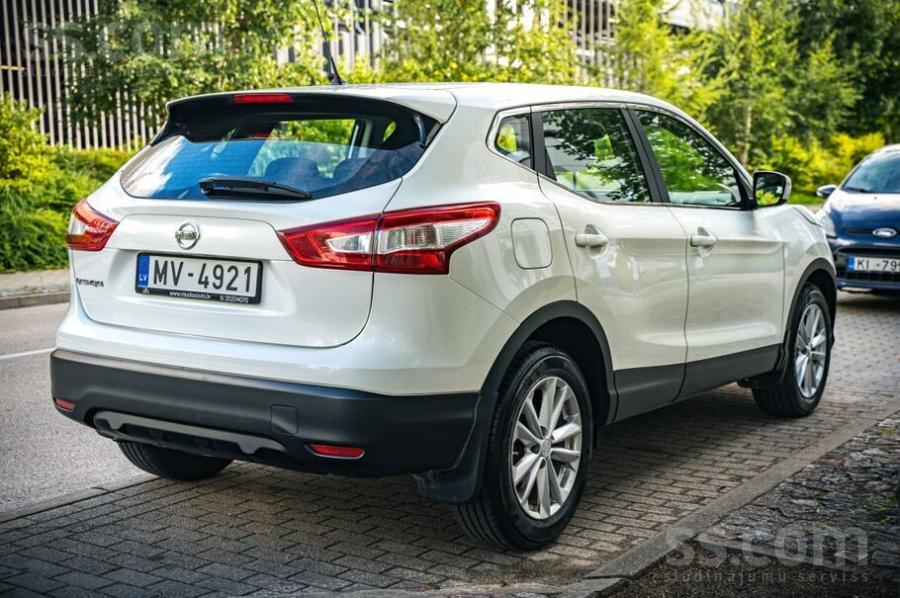 Balts Nissan Qashqai 2016 Rīga, ar dzinēja tilpumu 1.20 L un nobraukumu 111 tūkst. km par 7990 €, foto 5 vietnē AUTOMOTO.COM.LV