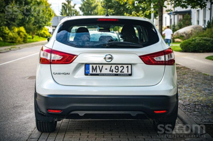 Balts Nissan Qashqai 2016 Rīga, ar dzinēja tilpumu 1.20 L un nobraukumu 111 tūkst. km par 7990 €, foto 6 vietnē AUTOMOTO.COM.LV