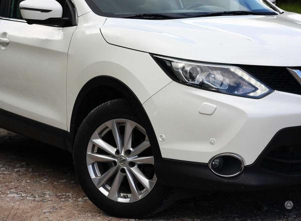 Balts Nissan Qashqai 2016 Kretinga, ar dzinēja tilpumu 1.20 L un nobraukumu 142 tūkst. km par 9699 €, foto 4 vietnē AUTOMOTO.COM.LV