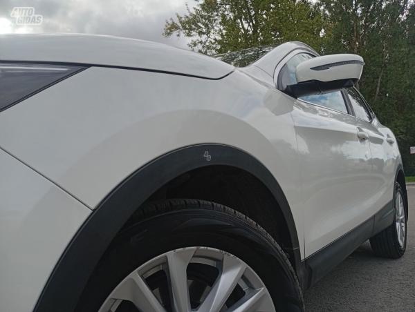 Nissan Qashqai 2016 Viļņa vietnē Balts Nissan Qashqai 2016 Viļņa, ar dzinēja tilpumu 1.60 L un nobraukumu 196 tūkst. km par 8900 €, foto 10 vietnē AUTOMOTO.COM.LV