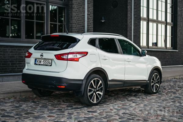 Balts Nissan Qashqai 2016 Rīga, ar dzinēja tilpumu 1.20 L un nobraukumu 103 tūkst. km par 12880 €, foto 4 vietnē AUTOMOTO.COM.LV