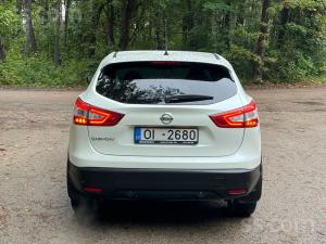 White Nissan Qashqai 2016 in Riga, with an engine capacity of 1.20 L and mileage of 0 thousand km for 8499 €, photo 5 on AUTOMOTO.COM.LV