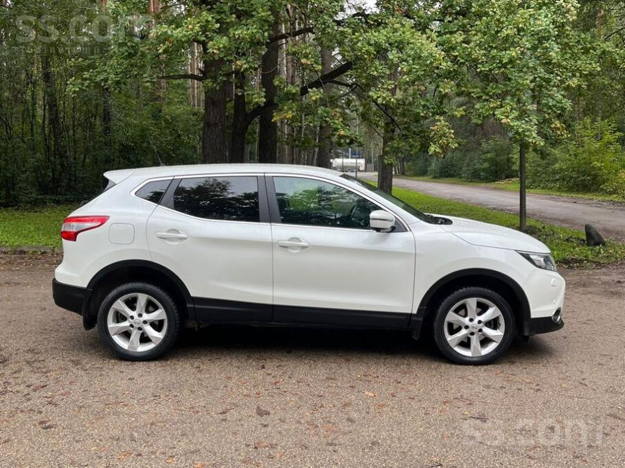 White Nissan Qashqai 2016 in Riga, with an engine capacity of 1.20 L and mileage of 0 thousand km for 8499 €, photo 7 on AUTOMOTO.COM.LV