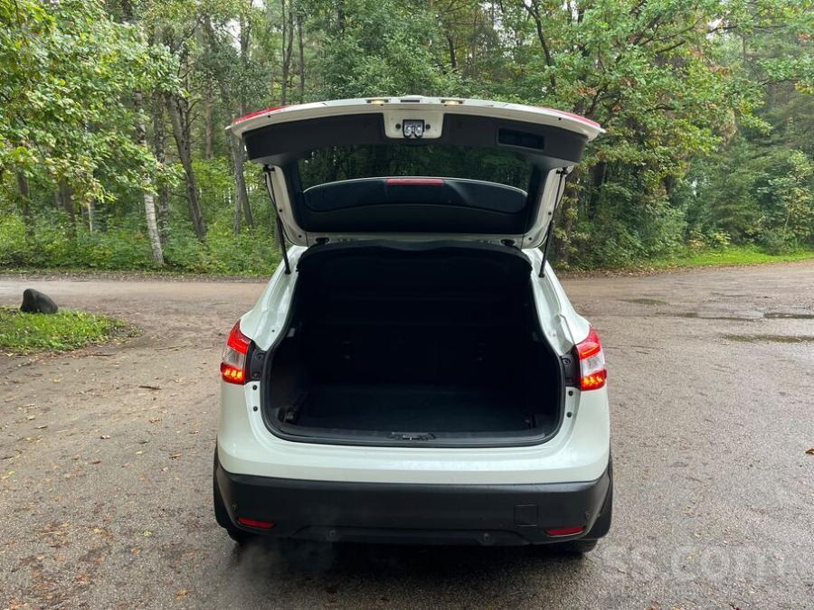 White Nissan Qashqai 2016 in Riga, with an engine capacity of 1.20 L and mileage of 0 thousand km for 8499 €, photo 27 on AUTOMOTO.COM.LV