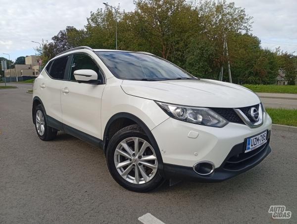 White Nissan Qashqai 2016 in Vilnius, with an engine capacity of 1.60 L and mileage of 196 thousand km for 8500 €, photo 4 on AUTOMOTO.COM.LV