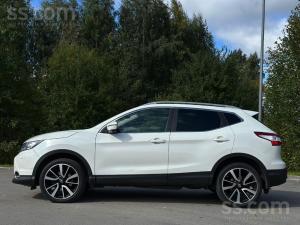 Белый Ниссан Кашкай 2016 в Рига, объемом двигателя 1.60 л и пробегом 92 тыс. км за 12500 €, фото 3 на AUTOMOTO.COM.LV