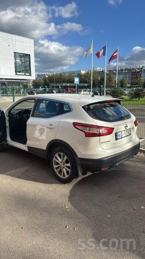 Balts Nissan Qashqai 2016 Rīga, ar dzinēja tilpumu 1.20 L un nobraukumu 118 tūkst. km par 7599 €, foto 4 vietnē AUTOMOTO.COM.LV