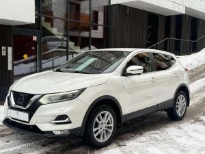 White Nissan Qashqai 2017 in Kaunas, with an engine capacity of 1.60 L and mileage of 306 thousand km for 8050 €, photo 3 on AUTOMOTO.COM.LV