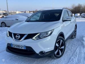 White Nissan Qashqai 2017 in Taurage, with an engine capacity of 1.60 L and mileage of 211 thousand km for 9200 €, photo  on AUTOMOTO.COM.LV