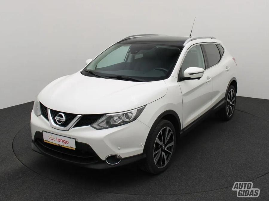 White Nissan Qashqai 2017 in Vilnius, with an engine capacity of 1.20 L and mileage of 86 thousand km for 12699 €, photo 1 on AUTOMOTO.COM.LV
