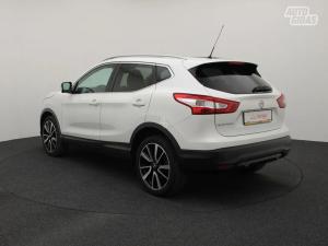 White Nissan Qashqai 2017 in Vilnius, with an engine capacity of 1.20 L and mileage of 86 thousand km for 12699 €, photo 8 on AUTOMOTO.COM.LV