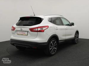 White Nissan Qashqai 2017 in Vilnius, with an engine capacity of 1.20 L and mileage of 86 thousand km for 12699 €, photo 9 on AUTOMOTO.COM.LV