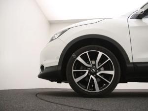 White Nissan Qashqai 2017 in Vilnius, with an engine capacity of 1.20 L and mileage of 86 thousand km for 12699 €, photo 28 on AUTOMOTO.COM.LV