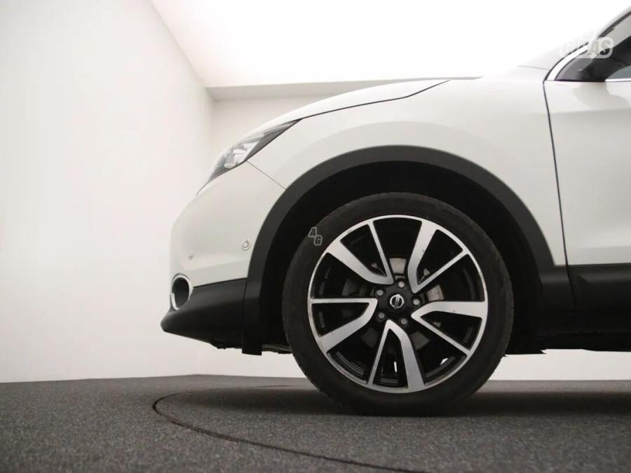 White Nissan Qashqai 2017 in Vilnius, with an engine capacity of 1.20 L and mileage of 86 thousand km for 12699 €, photo 28 on AUTOMOTO.COM.LV