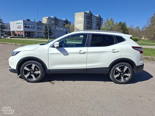 White Nissan Qashqai 2017 in Kaunas, with an engine capacity of 1.60 L and mileage of 210 thousand km for 10000 €, photo 8 on AUTOMOTO.COM.LV