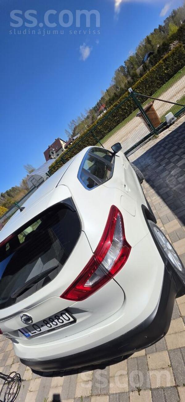 White Nissan Qashqai 2017 in Riga, with an engine capacity of 1.60 L and mileage of 134 thousand km for 9799 €, photo 10 on AUTOMOTO.COM.LV