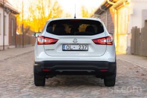 White Nissan Qashqai 2017 in Jelgava, with an engine capacity of 1.20 L and mileage of 165 thousand km for 8290 €, photo 7 on AUTOMOTO.COM.LV