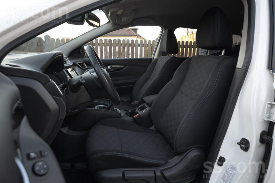 White Nissan Qashqai 2017 in Jelgava, with an engine capacity of 1.20 L and mileage of 165 thousand km for 8290 €, photo 13 on AUTOMOTO.COM.LV