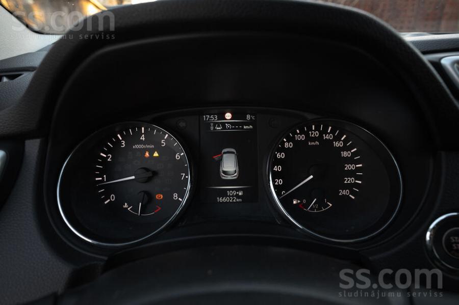 White Nissan Qashqai 2017 in Jelgava, with an engine capacity of 1.20 L and mileage of 165 thousand km for 8290 €, photo 15 on AUTOMOTO.COM.LV