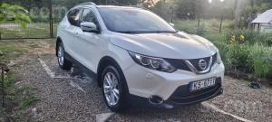 White Nissan Qashqai 2017 in Riga, with an engine capacity of 1.20 L and mileage of 179 thousand km for 9500 €, photo  on AUTOMOTO.COM.LV