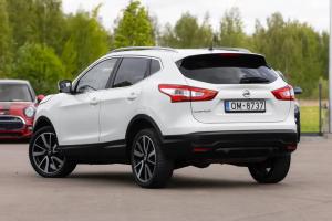 White Nissan Qashqai 2017 in Jelgava, with an engine capacity of 1.20 L and mileage of 90 thousand km for 9500 €, photo 7 on AUTOMOTO.COM.LV