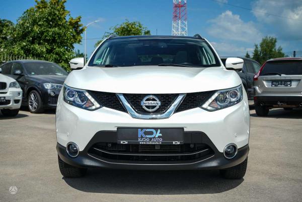 White Nissan Qashqai 2017 in Marijampole, with an engine capacity of 1.20 L and mileage of 127 thousand km for 10950 €, photo 3 on AUTOMOTO.COM.LV
