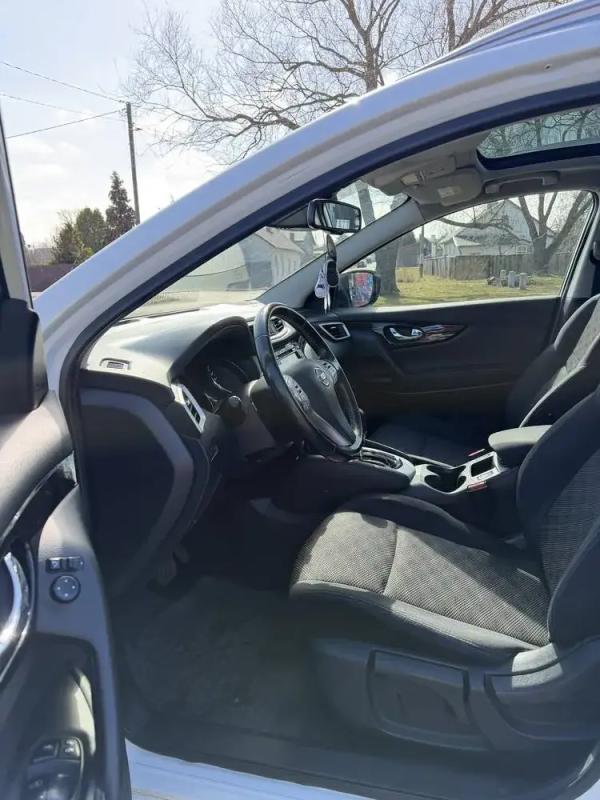 White Nissan Qashqai 2017 in Ventspils, with an engine capacity of 1.60 L and mileage of 146 thousand km for 9800 €, photo 10 on AUTOMOTO.COM.LV