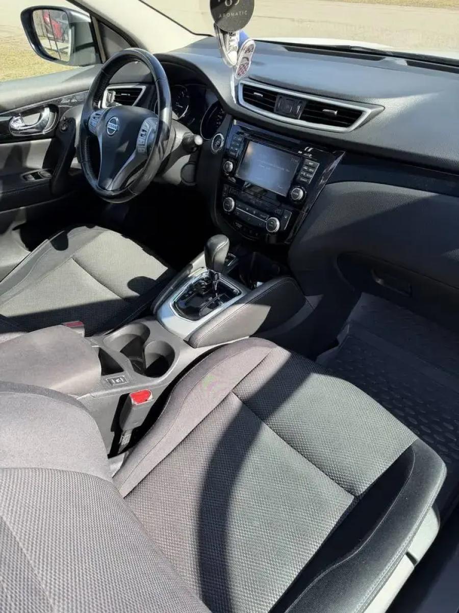 Balts Nissan Qashqai 2017 Ventspils, ar dzinēja tilpumu 1.60 L un nobraukumu 146 tūkst. km par 9800 €, foto 14 vietnē AUTOMOTO.COM.LV