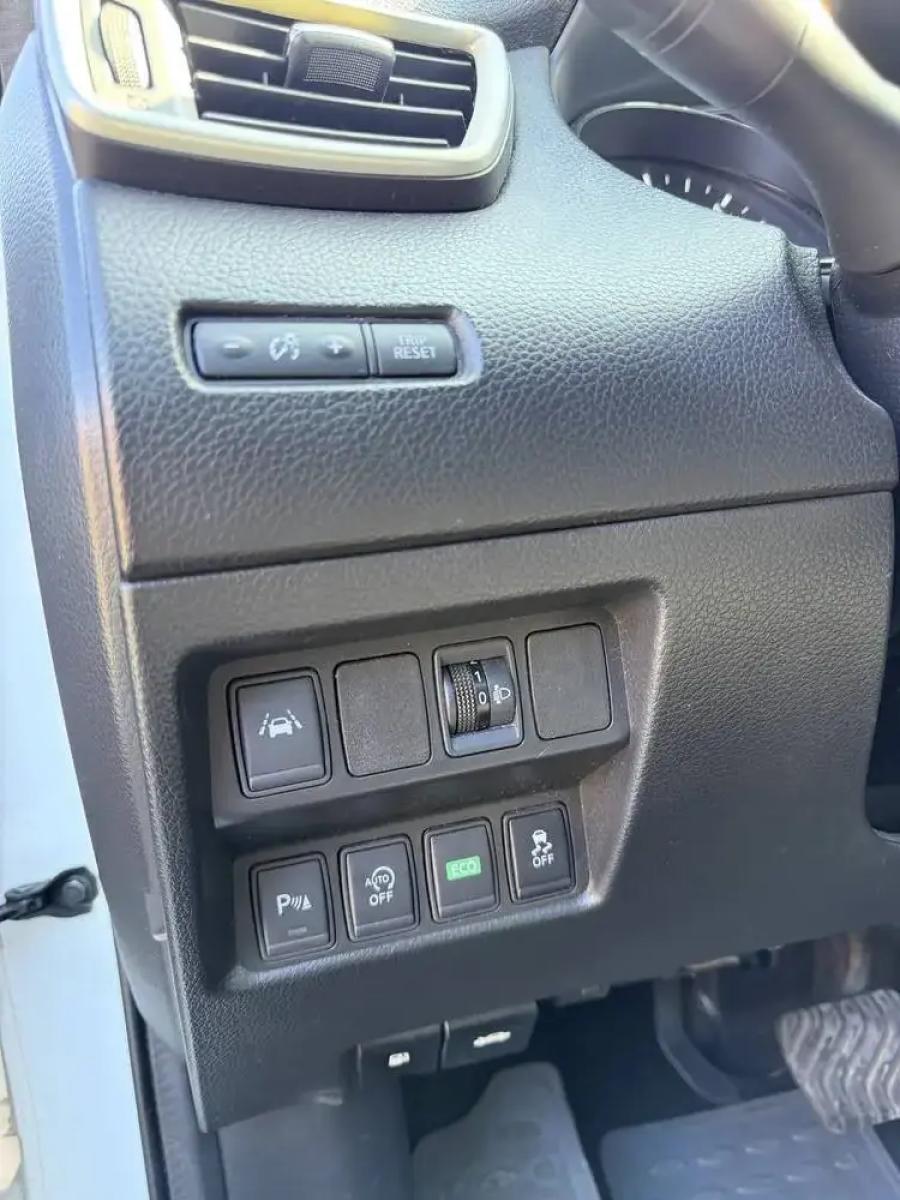 Balts Nissan Qashqai 2017 Ventspils, ar dzinēja tilpumu 1.60 L un nobraukumu 146 tūkst. km par 9800 €, foto 23 vietnē AUTOMOTO.COM.LV