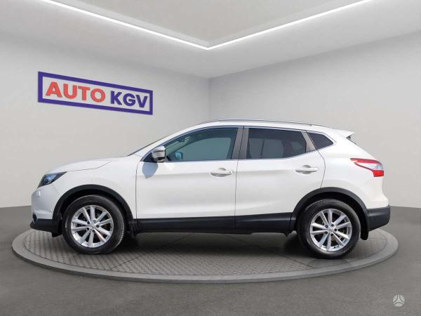 White Nissan Qashqai 2017 in Vilnius, with an engine capacity of 1.20 L and mileage of 76 thousand km for 11499 €, photo 2 on AUTOMOTO.COM.LV