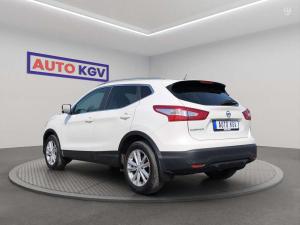 White Nissan Qashqai 2017 in Vilnius, with an engine capacity of 1.20 L and mileage of 76 thousand km for 11499 €, photo 4 on AUTOMOTO.COM.LV