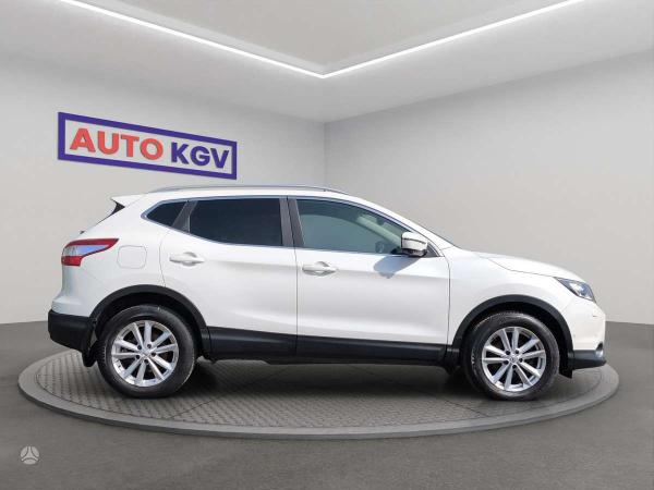 White Nissan Qashqai 2017 in Vilnius, with an engine capacity of 1.20 L and mileage of 76 thousand km for 11499 €, photo 6 on AUTOMOTO.COM.LV