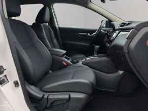 White Nissan Qashqai 2017 in Vilnius, with an engine capacity of 1.20 L and mileage of 76 thousand km for 11499 €, photo 9 on AUTOMOTO.COM.LV